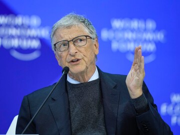 Bill Gates, Warren Buffett Have McDonald's 'Gold Card' For Unlimited ...