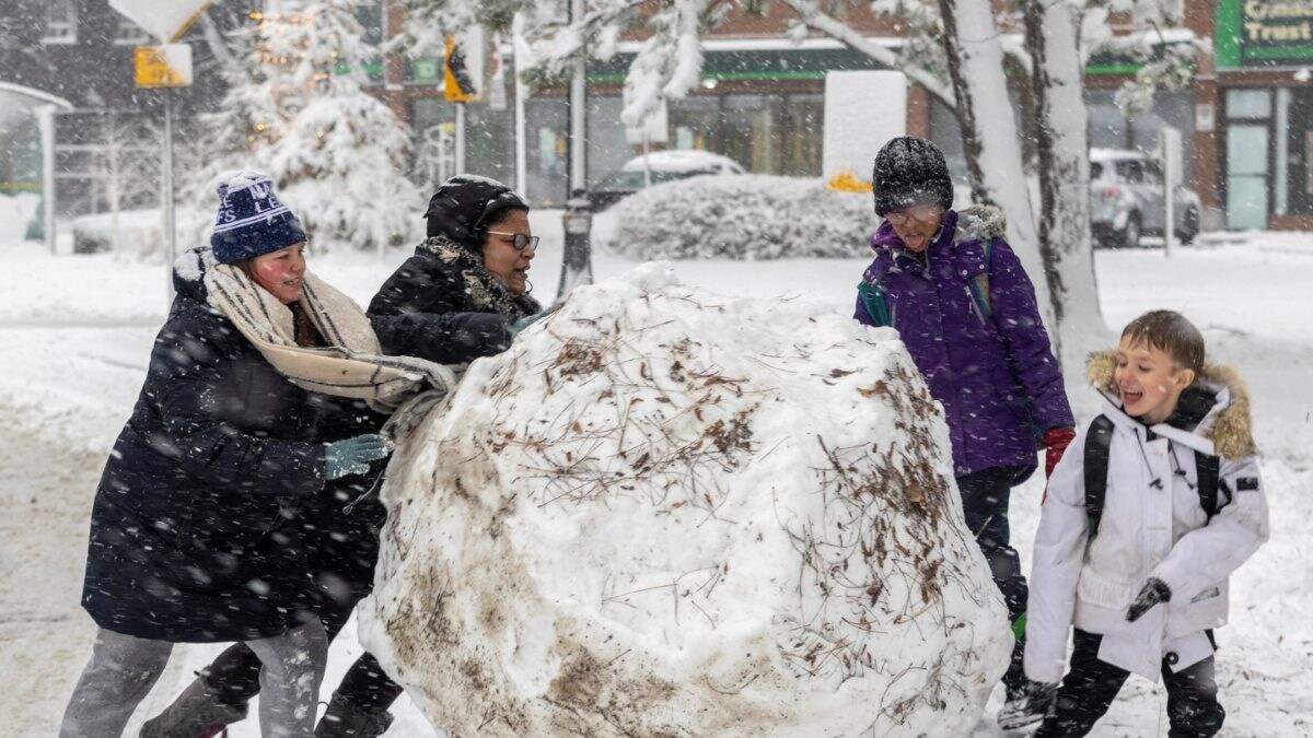 In a ‘Historic’ First, Canada’s Atlantic Coast Buried in Three Feet of ...