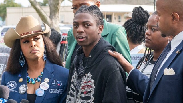 Black Teen Sues School over Hairstyle, Loses, Leaves Courtroom in Tears