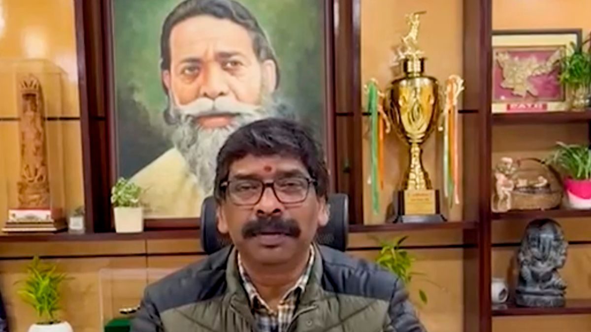 Jharkhand CM Oath Taking: Hemant Soren Takes Oath As Chief Minister For ...
