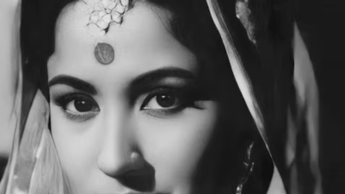 How Meena Kumari Became The 'Tragedy Queen Of Bollywood' - News18