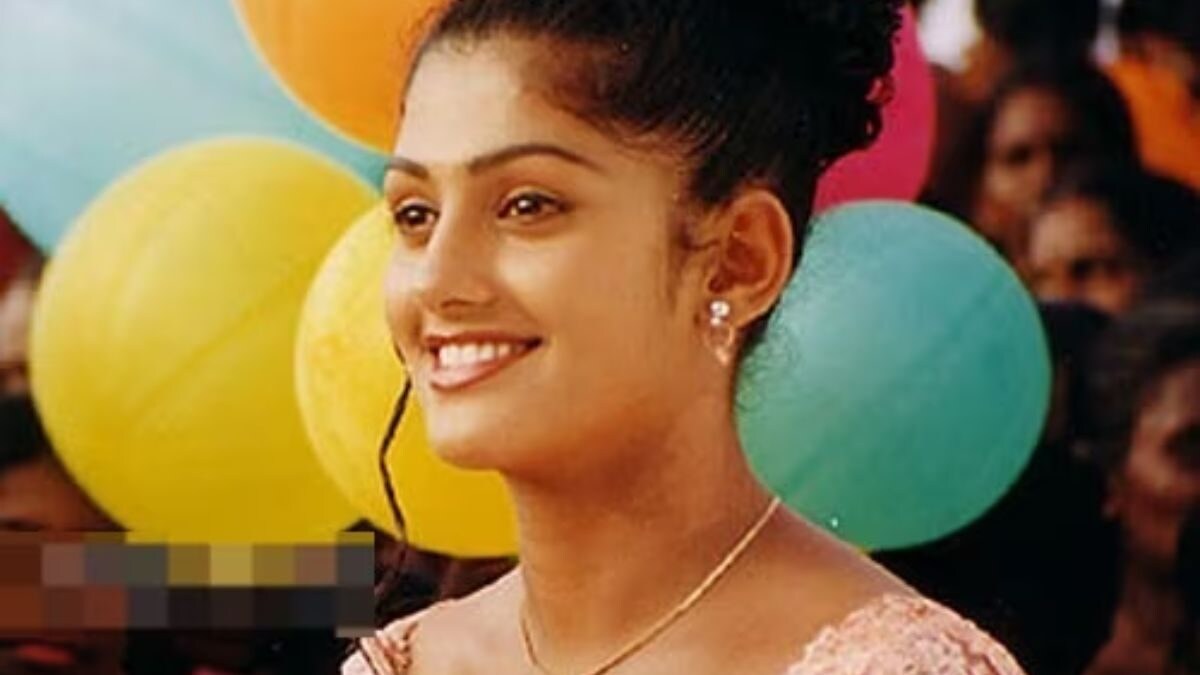 Iyarkai Actress Kutty Radhika Slays Traditional Look In Floral Printed ...