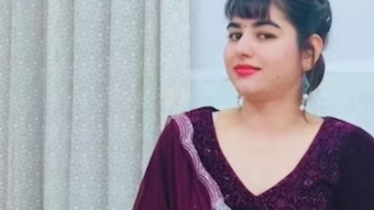 Meet Rishika Singh, Woman DSP Who Got 80th Rank In UPPSC PCS 2022 ...