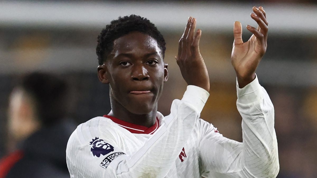 Watch: Kobbie Mainoo's Heartfelt Message to Man United Fan Whose Father ...