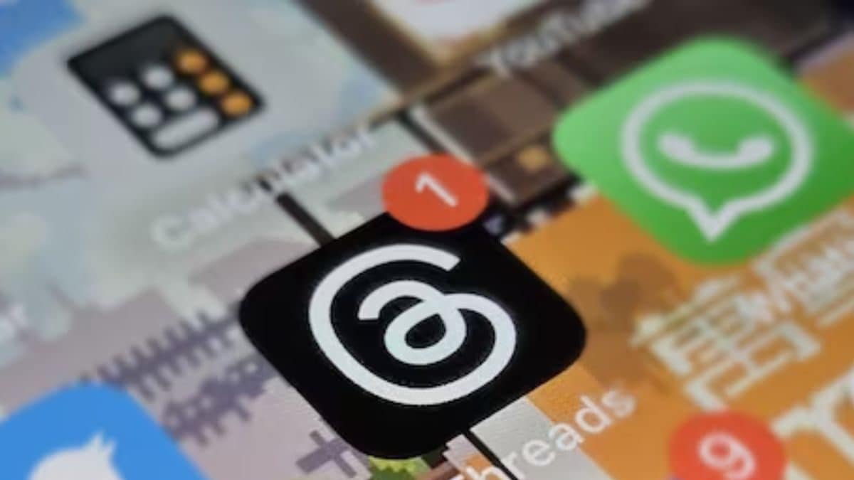 Meta's Threads Is Broadly Rolling Out The Ability To Save Posts. Here's ...