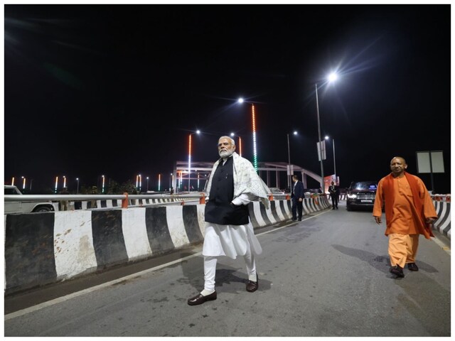 PM Modi In Varanasi: 11 At Night, But Work Mode On - News18