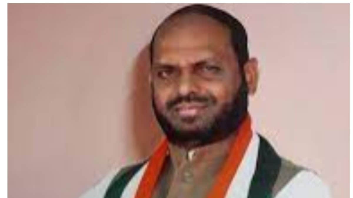 Jolt to Congress in Gujarat as Its Rajya Sabha MP Naran Rathwa Joins ...
