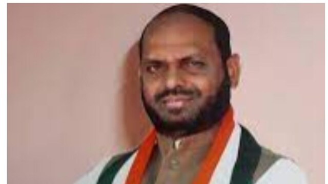 Jolt to Congress in Gujarat as Its Rajya Sabha MP Naran Rathwa Joins ...
