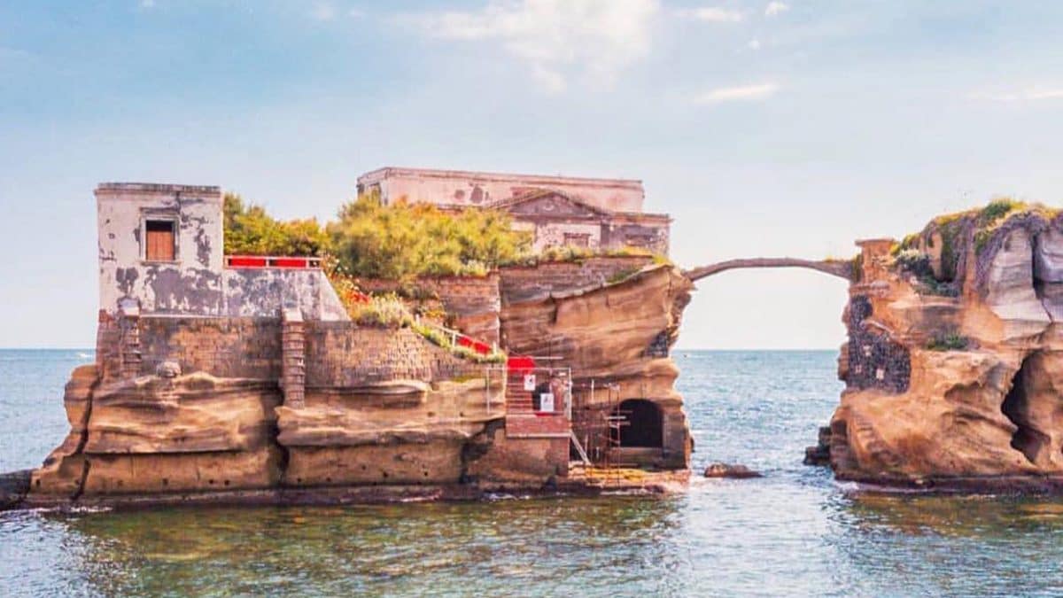 This Private Island In Italy Is Believed To Be ‘Cursed’, Here’s Why ...