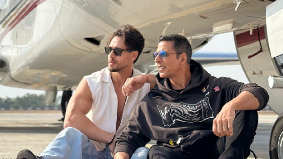 Akshay Kumar And Tiger Shroff Arrive In Lucknow For Bade Miyan Chote ...