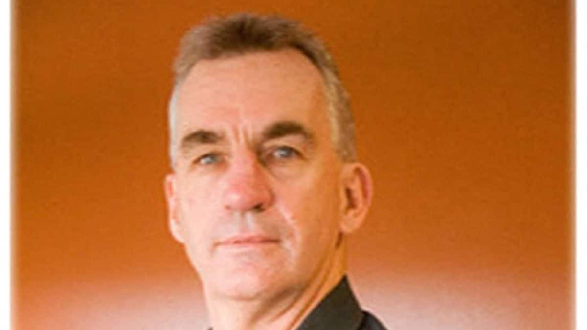 English Jury Finds Former Cricketer Peter Roebuck Died of Suicide in ...