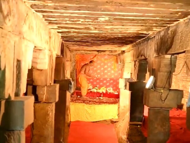 1st Visuals of 'Puja' from Gyanvapi's 'Vyas Tehkhana'; Muslim Side ...