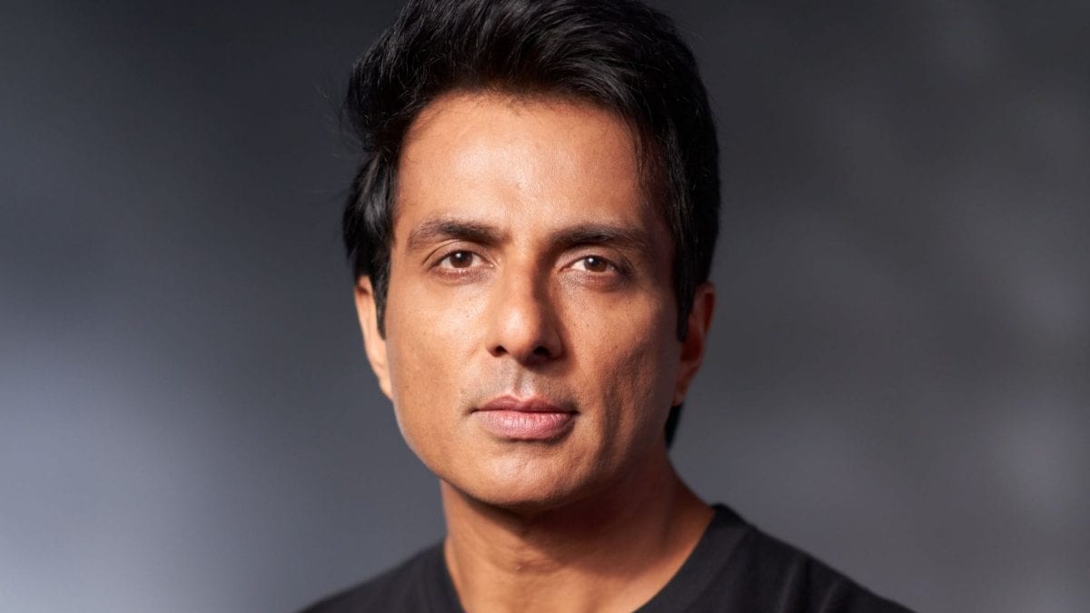 Sonu Sood's WhatsApp Account BLOCKED, Frustrated Actor Asks Company To ...