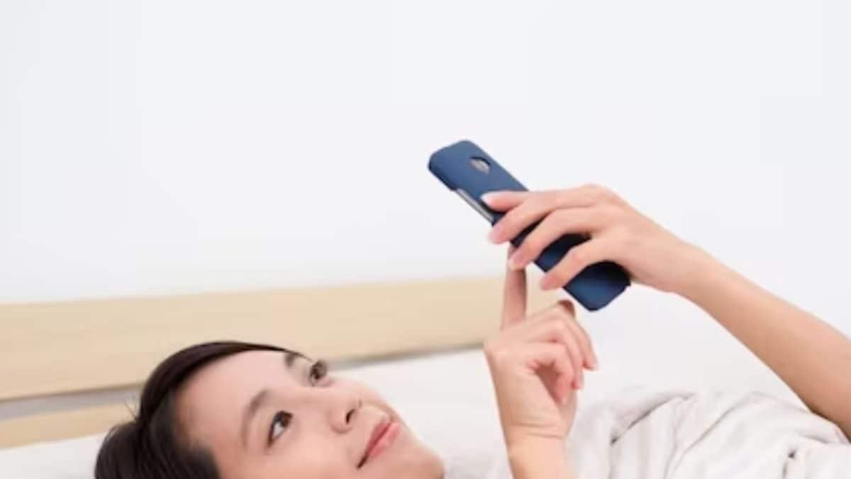 Surprising Side Effects Of Using Mobile In The Morning | Lifestyle News ...