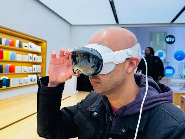 Apple Sees Many Vision Pro Buyers Returning The Headset, Asking For ...