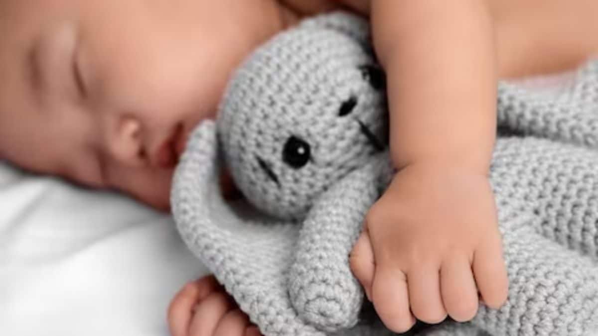 Rare Genetic Disorder Leaves Baby Girl Born Without Eyes | Viral News ...