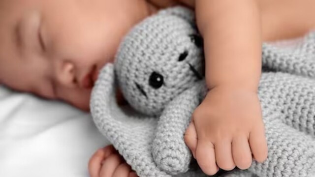 Rare Genetic Disorder Leaves Baby Girl Born Without Eyes | Viral News ...