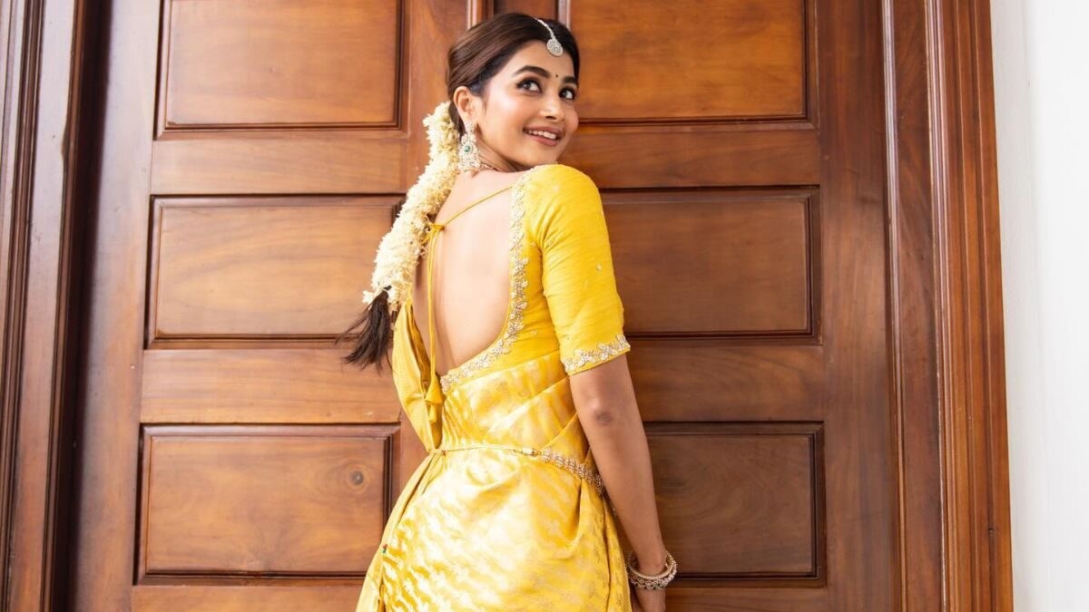 Planning Your Wedding Soon? Pooja Hegde's Latest Bridal Look Might ...