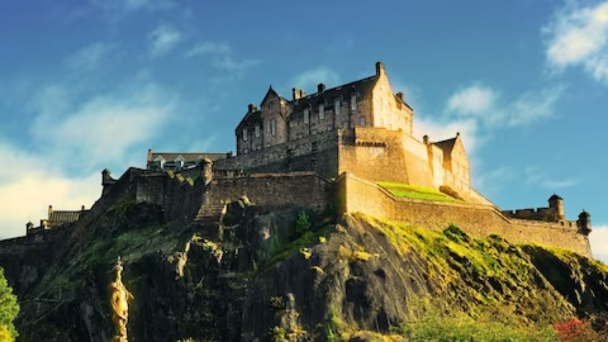 This 1,000-year-old UK Castle On Sale For Just Rs 4 Crore | Viral News ...