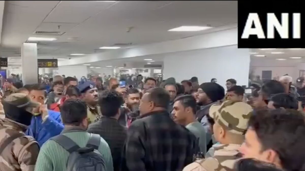 Passengers Stage Protest At Delhi Airport After Indigo Cancels Delhi ...