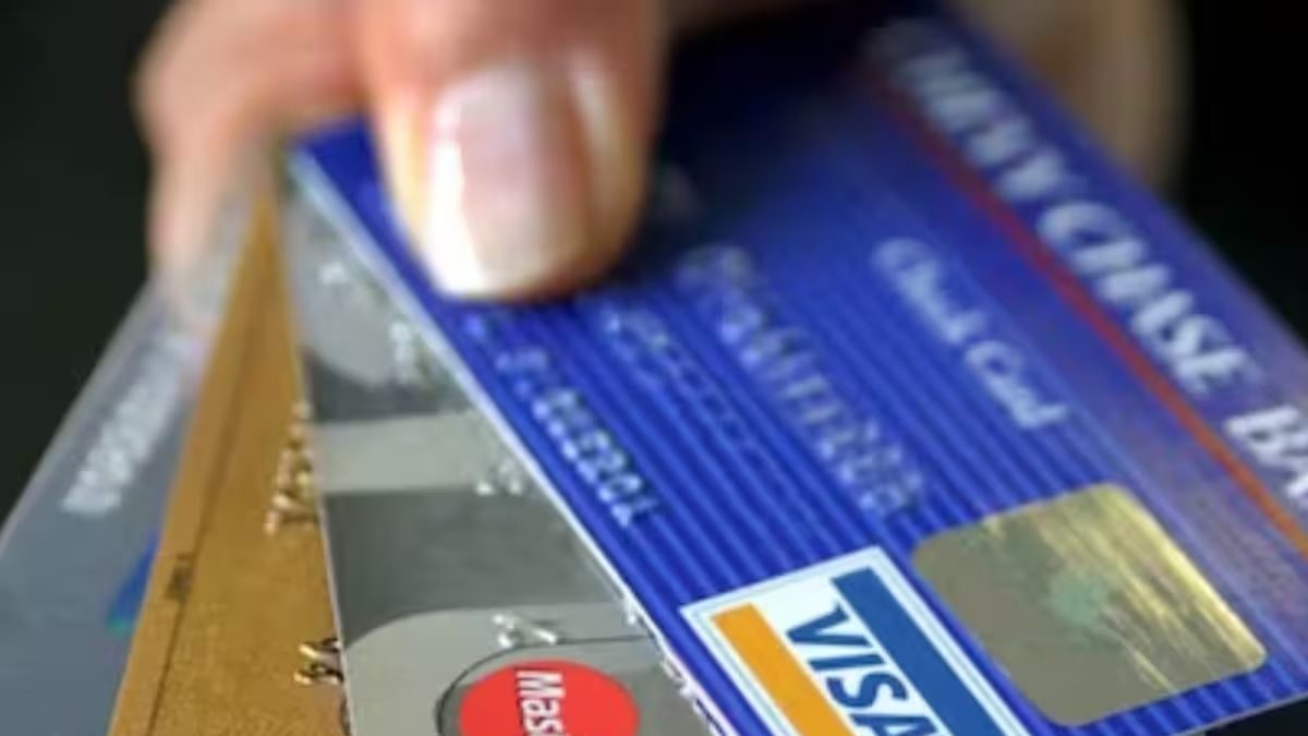 Mastercard, Visa Halt Commercial Card Transactions After RBI ...