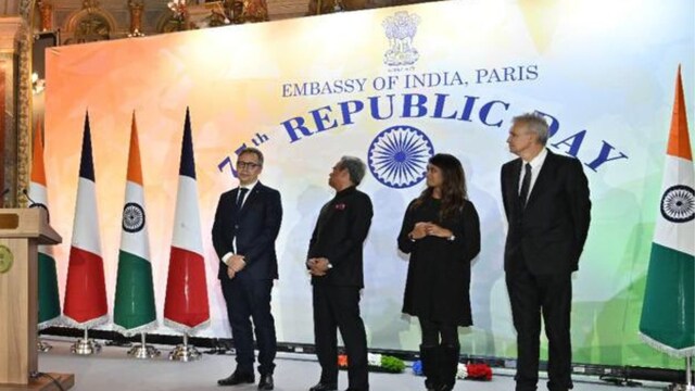 UPI Goes Global: Indians Can Now Pay in Rupees at Eiffel Tower in ...