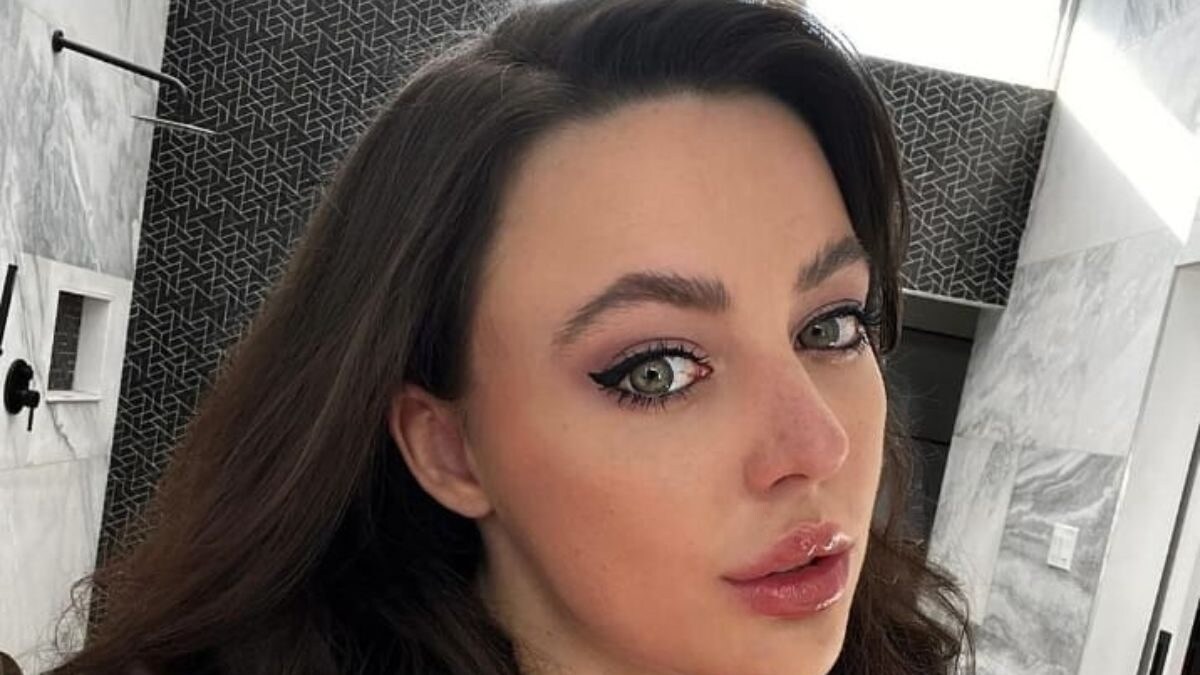 Visit to Iran by US Porn Star Angers Exiles - News18
