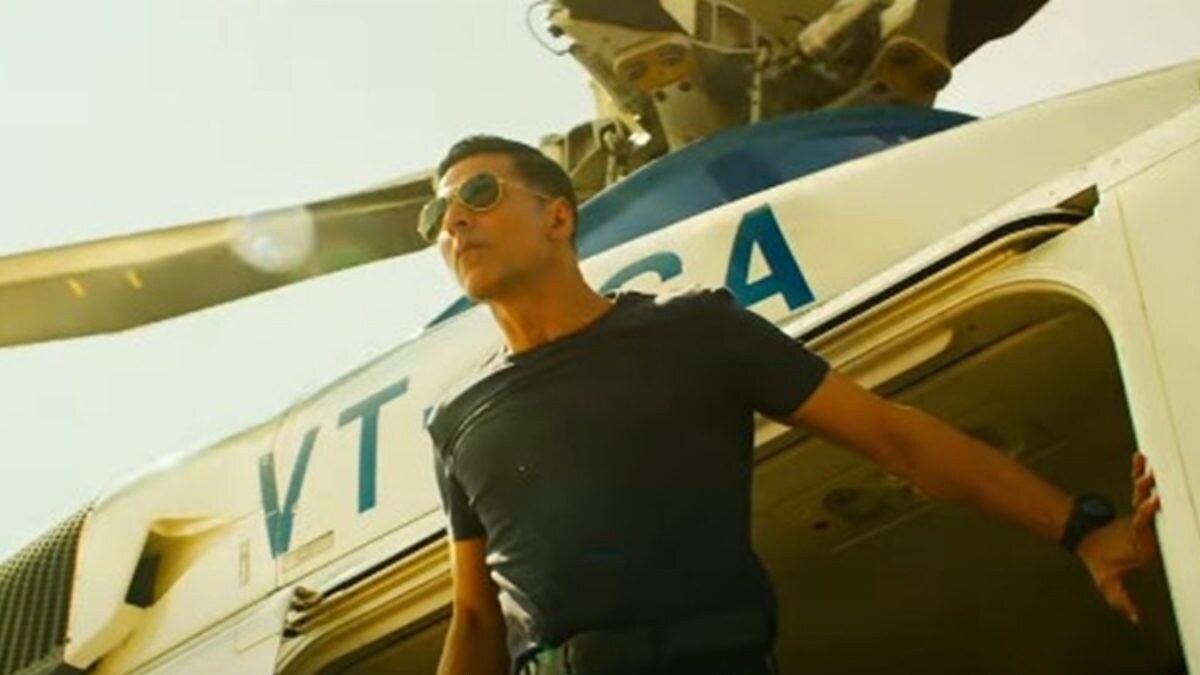 Akshay Kumar Fires Machine Gun, Suspends From Helicopter In Leaked ...
