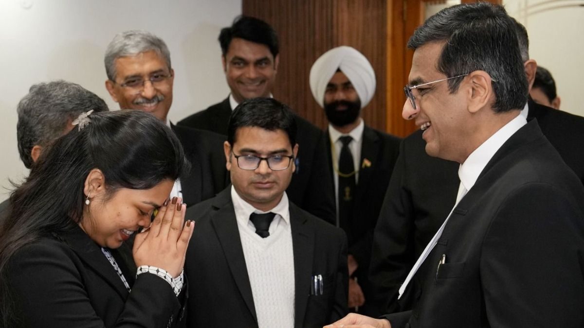 'Managed on Her Own': CJI Lauds Supreme Court Cook's Daughter as She ...