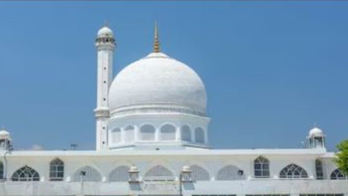 Kashmir’s Hazratbal Shrine Facelift: A Look at the History of Holy ...