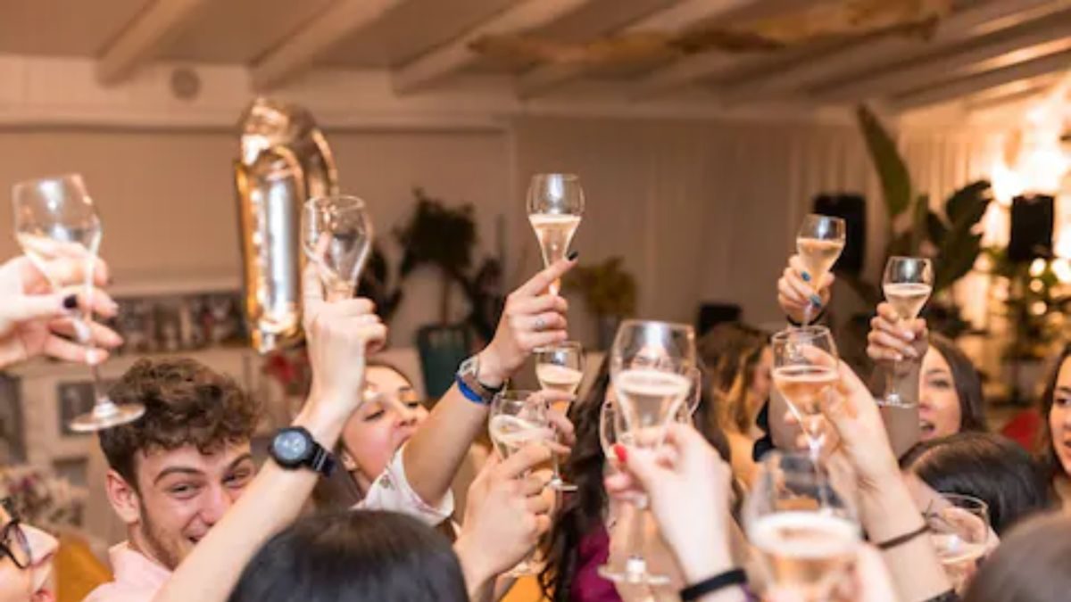 Woman Reaches Friend's Wedding Reception Only To Learn She Is Not ...