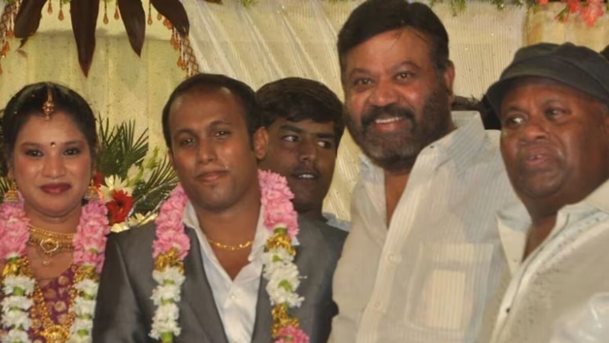 Veteran Comedy Actor Senthil's Family Pic From A Wedding Viral - News18