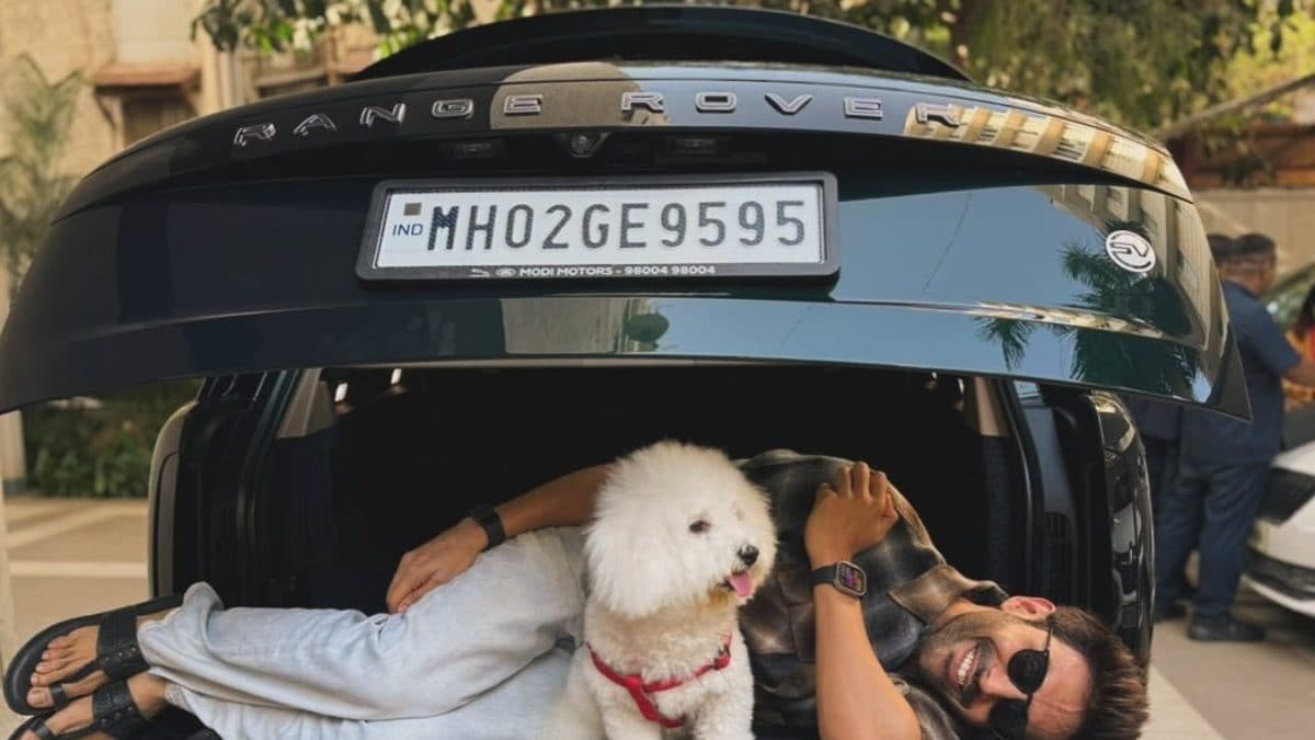 Kartik Aaryan Buys a New Luxurious Car Worth Rs 6 Crore, Drops Aww ...