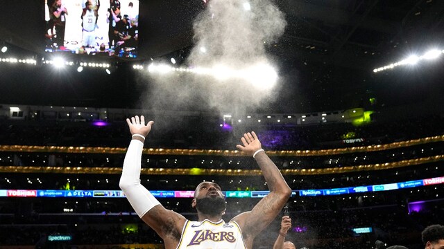 LeBron James Becomes First Player in NBA History to Score 40,000 Points ...