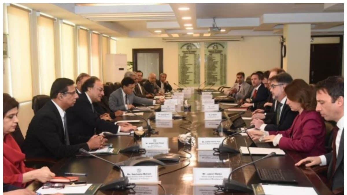 IMF Reaches Deal With Cash-Strapped Pakistan On Releasing Last Tranche ...