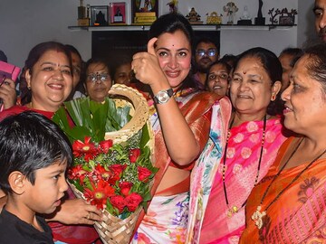 Ex-South Actor In Spotlight for Hanuman Chalisa Row: Meet Amravati MP ...