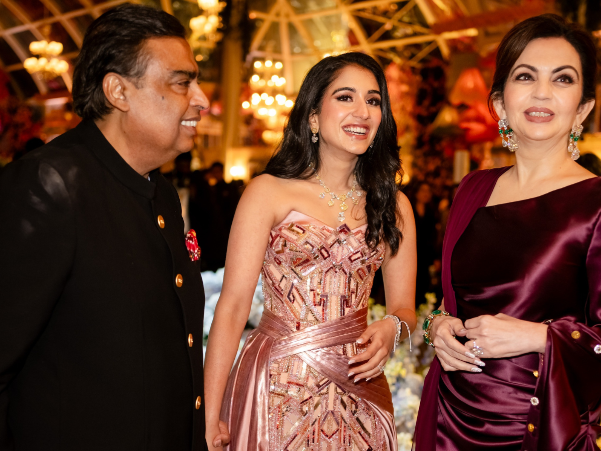 It’s All About Loving Your Family: Smiles to Tears, the Ambanis Were ...
