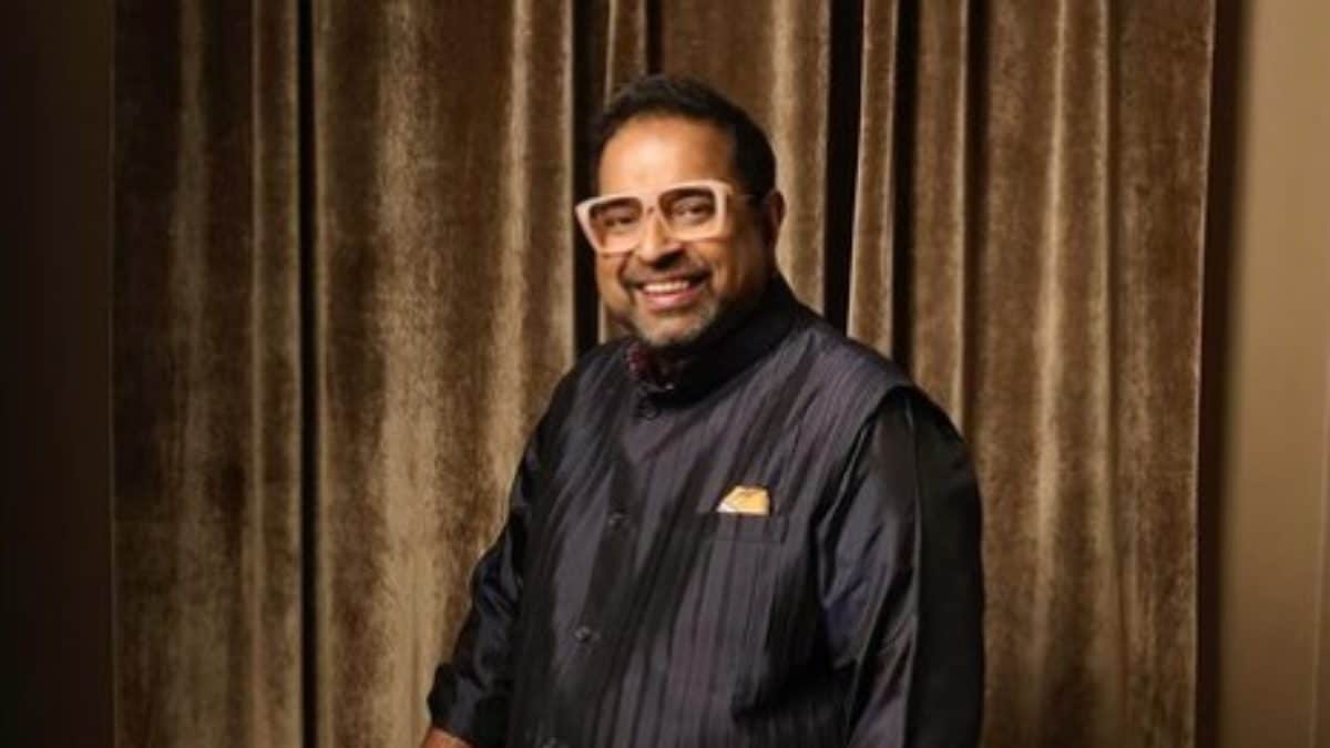 Shankar Mahadevan Wins The Music Legend Award At News18 Showsha Reel ...
