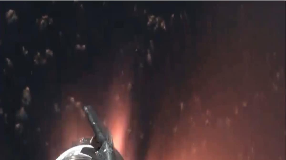 Video: SpaceX's Starship Emits Red-Hot Plasma During Spectacular ...