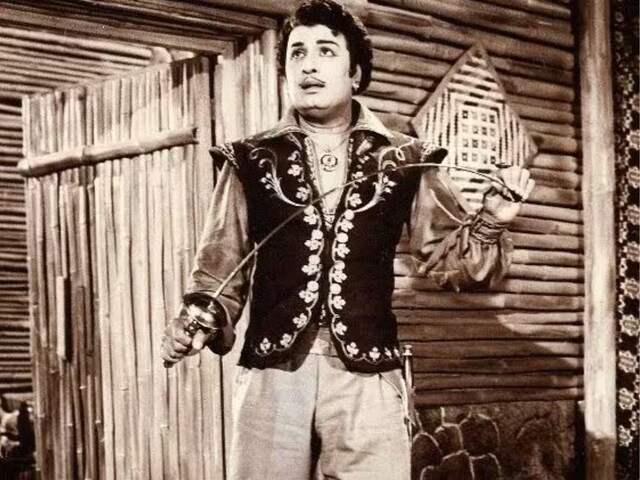 This Yesteryear Star Was The Only Actress Who Called MGR By His Name ...