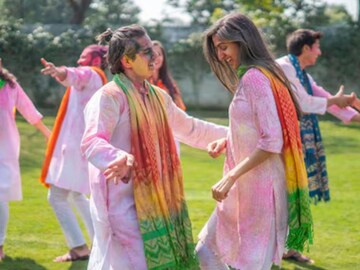 Wearing White Clothes On Holi Just A Trend Or Religious Belief? Let’s ...