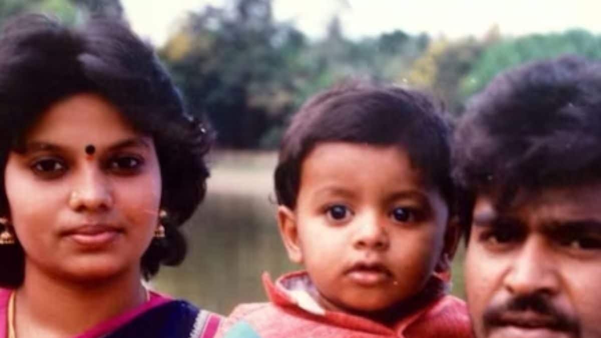 Kannada Actor Jaggesh Celebrates 40th Wedding Anniversary With Wife ...