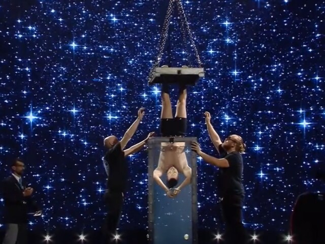 Watch: Man With Restrained Hand And Feet Escapes Water Tank To Break ...