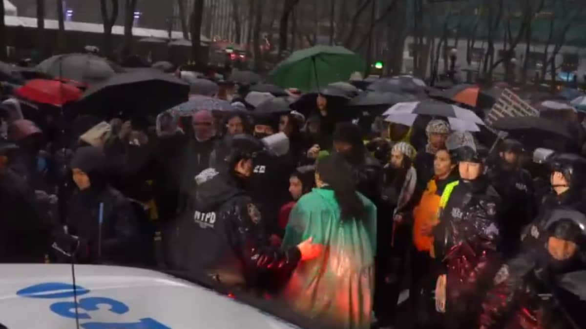 New York's Times Square: 'Grenade Found' In Uber Amid Anti-Israel ...