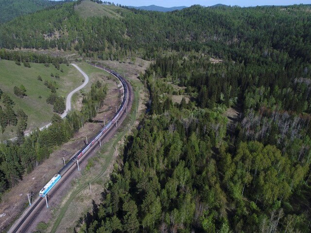 ఎక్కువ దూరం ప్రయాణించే రైలు ఇదే..7 రోజుల్లో 86 నగరాలు,16 నదులు దాటి ...