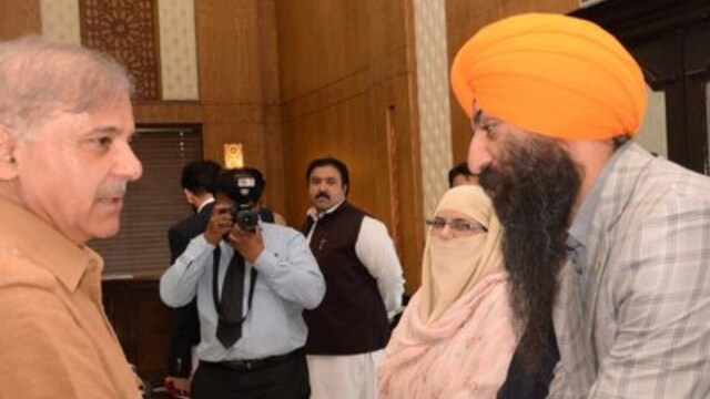 Who Is Sardar Ramesh Singh Arora? First Sikh Minister Of Pakistan's ...