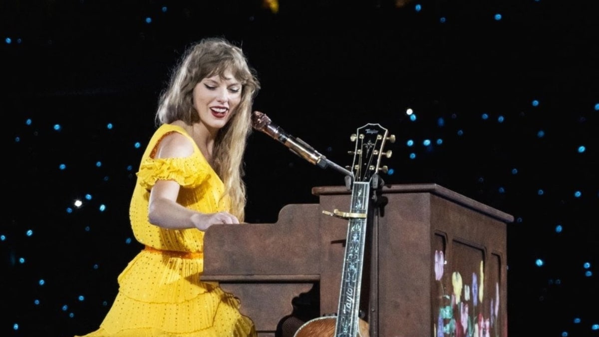 Taylor Swift’s Exile Song Gets Massive Stream After Fan's Reaction Goes ...