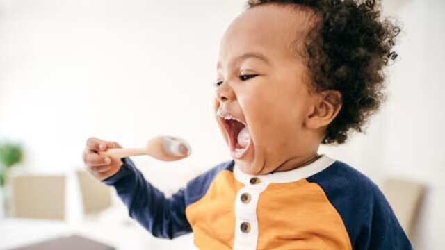 3-year-old UK Toddler Suffers From Rare Disorder; Eats Sofa, Glass And ...