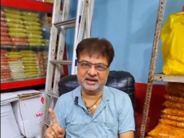 Watch: Kolkata’s Popular ‘Chhangani Club Kachori’ Owner In Parallel ...