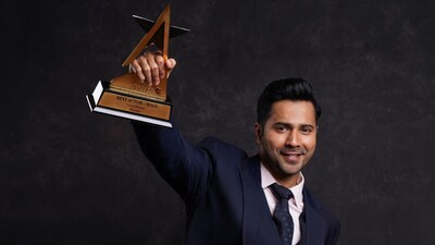 Varun Dhawan's Best Actor Speech from News18 Showsha Reel Awards Wins ...